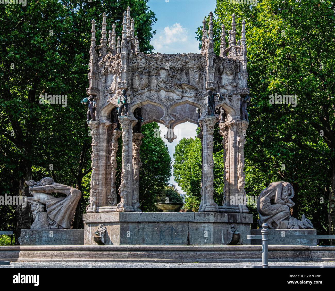 Märchenbrunnen, Art Nouveau Fairty Tale Fountain by sculptor Ernst ...