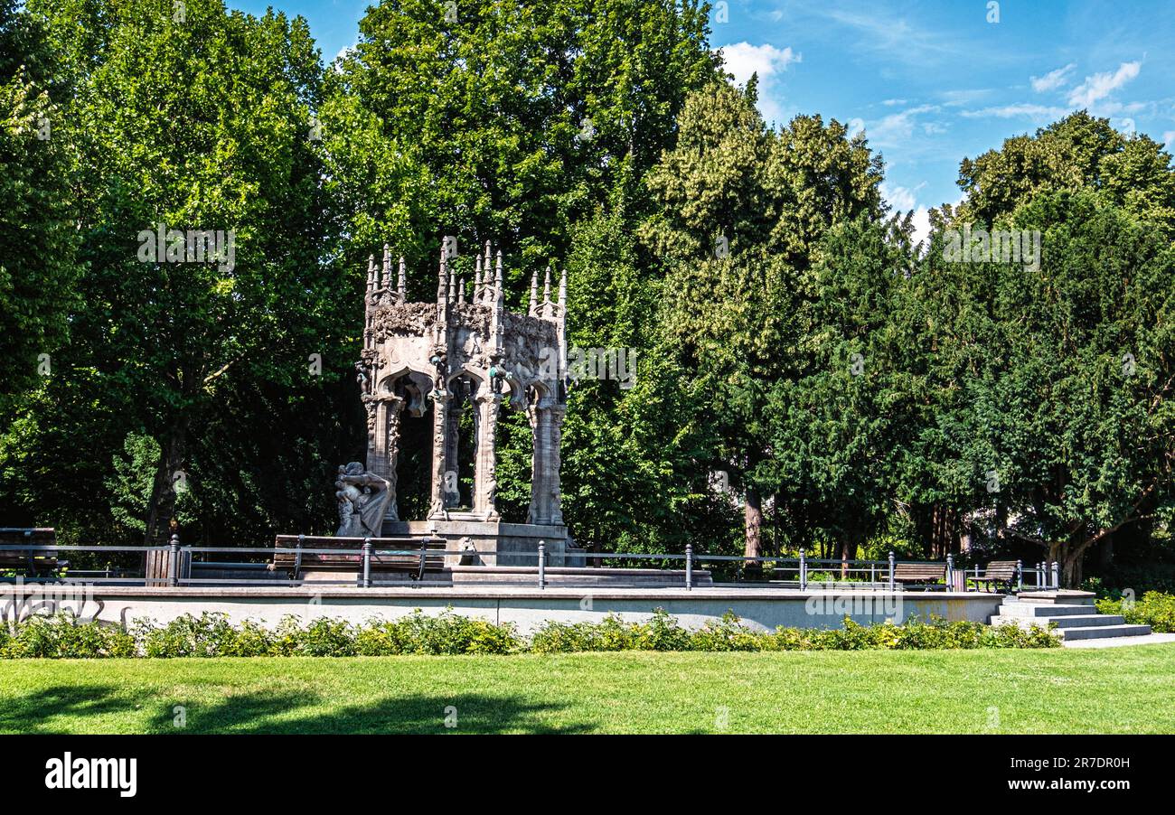 Märchenbrunnen, Art Nouveau Fairty Tale Fountain by sculptor Ernst ...