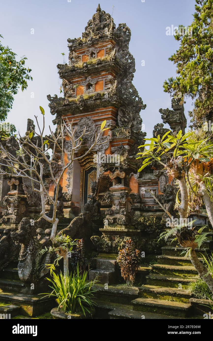 Photo of traditional balinese temple. Holy asian pura architecture ...