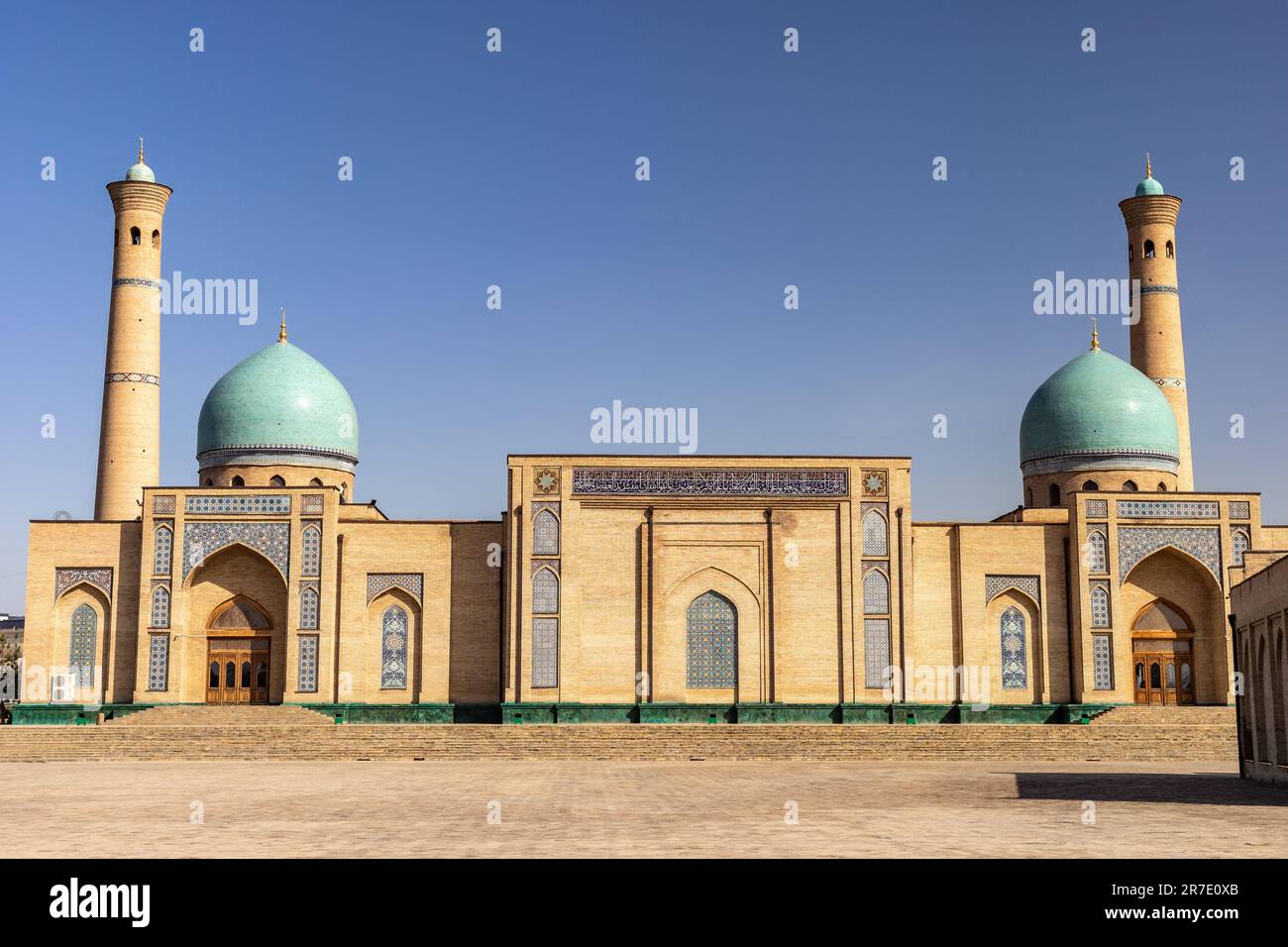 Muslim mosque of the Central Asian type Stock Photo - Alamy