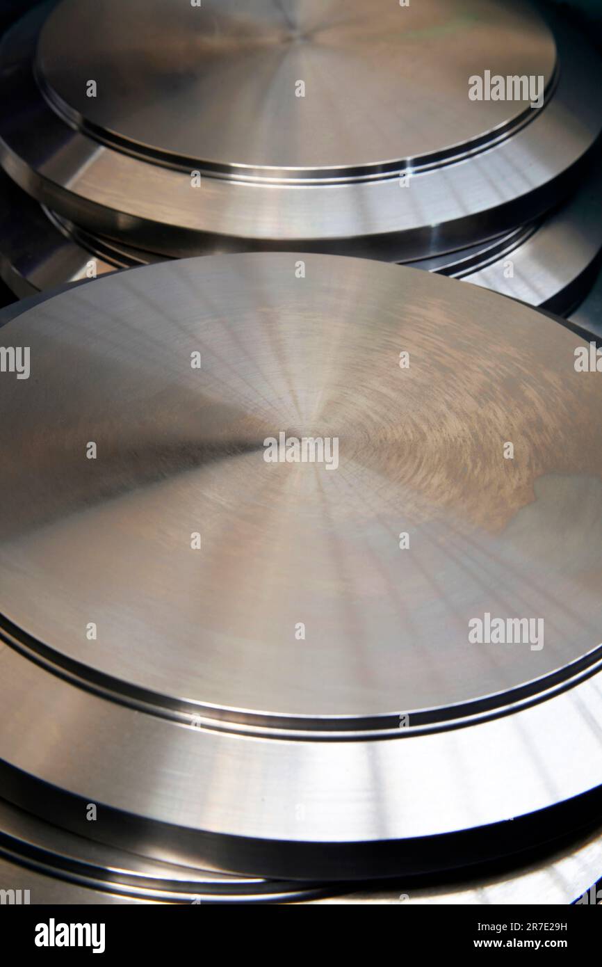 newly manufactured cylinders in the factory Stock Photo - Alamy