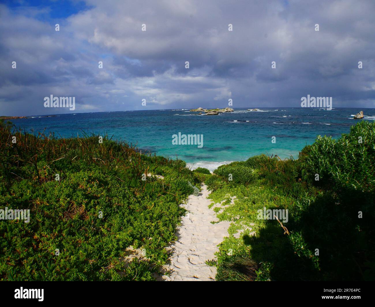 Crashingocean hi-res stock photography and images - Alamy