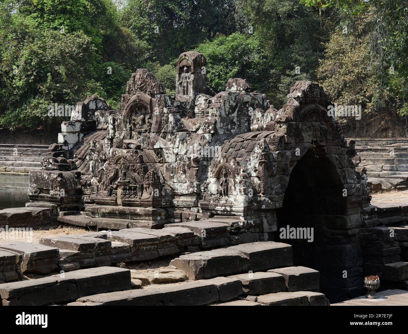 Neak Pean Royal Reservoirs, Siem Reap Province, Angkor's Temple Complex ...
