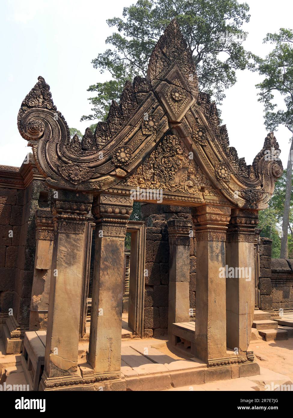Banteay Srei Temple, Siem Reap Province, Angkor's Temple Complex Site ...
