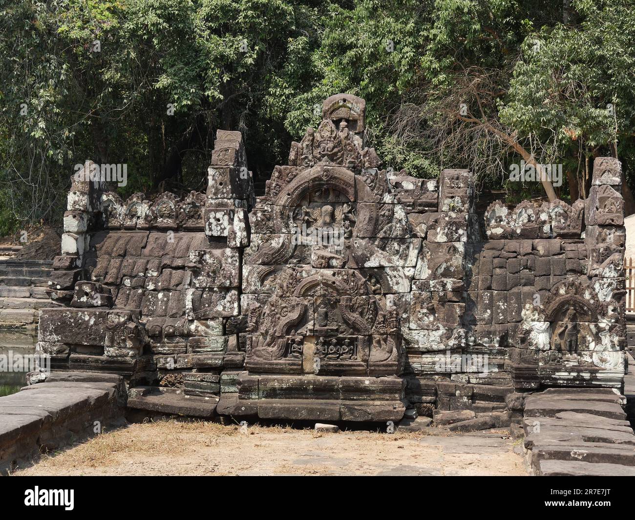Neak Pean Royal Reservoirs, Siem Reap Province, Angkor's Temple Complex ...