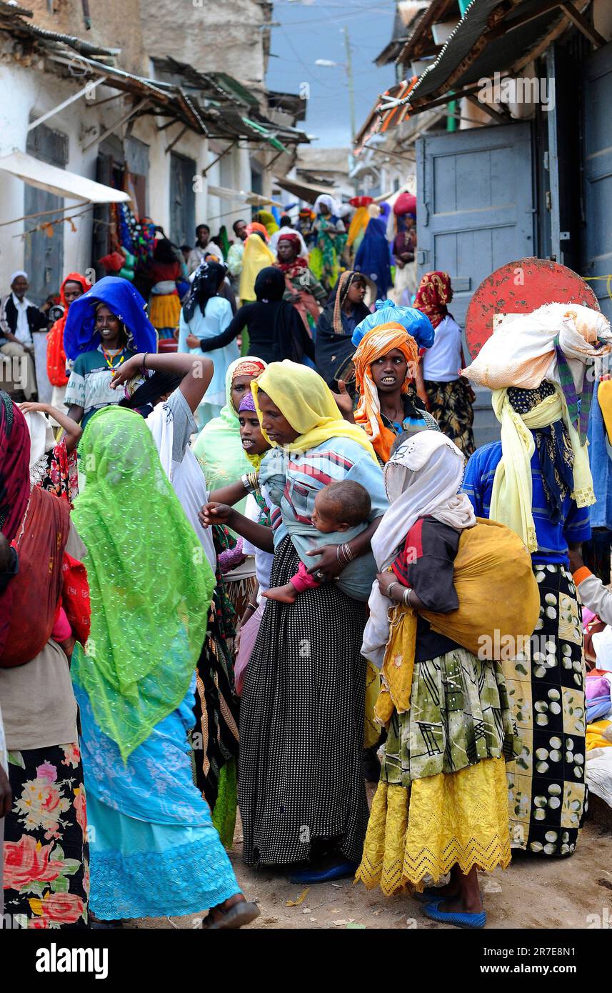 Street market in Harar o Harrar, Harergey (Eastern Ethiopia). The Old ...