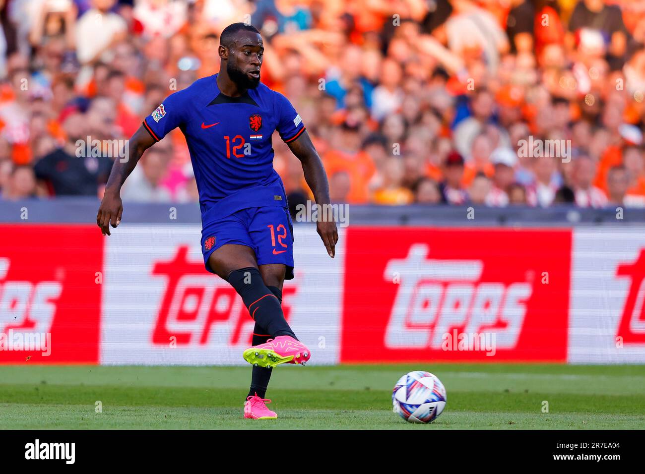 Uefa nations league ball 2022 2023 hi-res stock photography and images ...