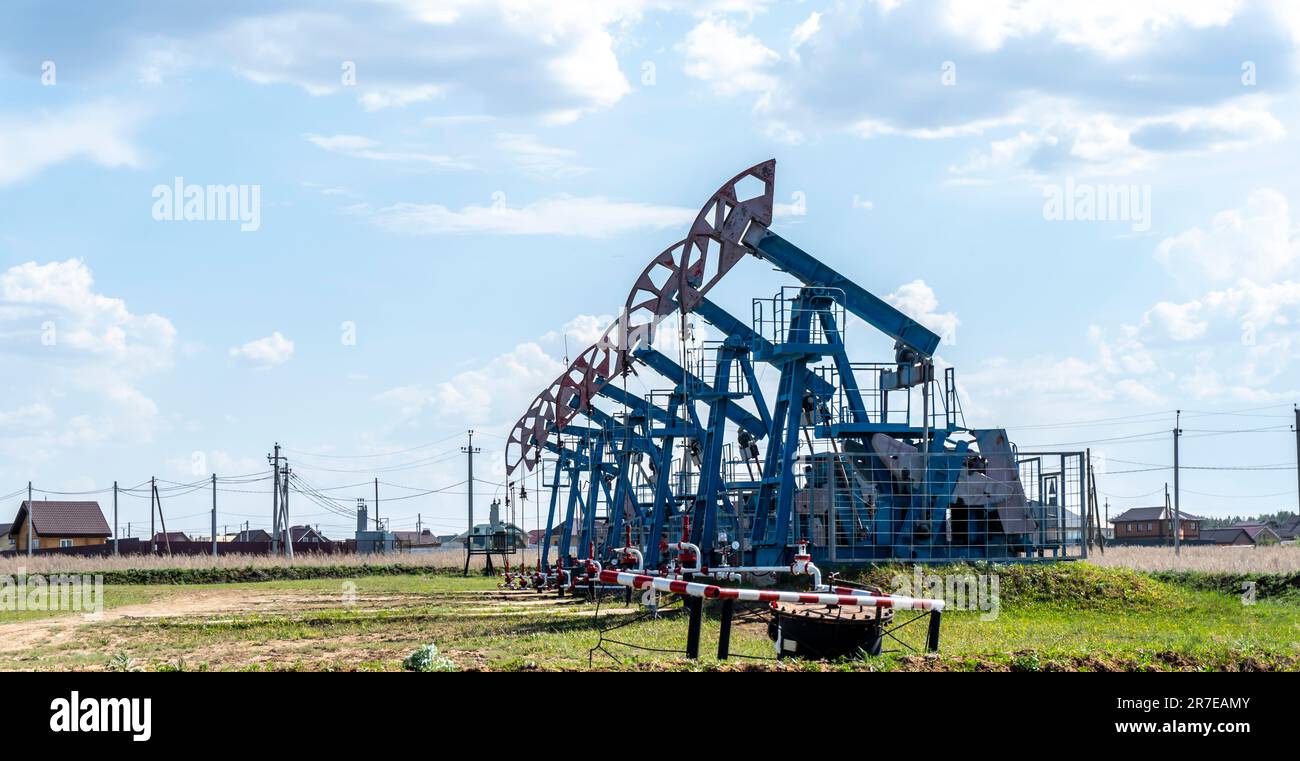 Swing drill hi-res stock photography and images - Alamy