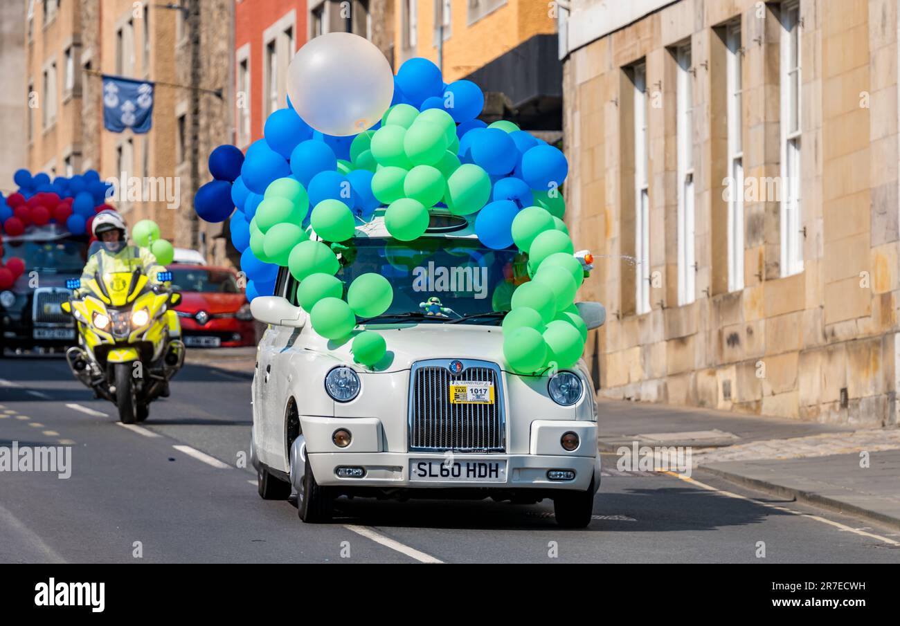 Taxi cab covered in balloons for children's Edinburgh Taxi Outing ...