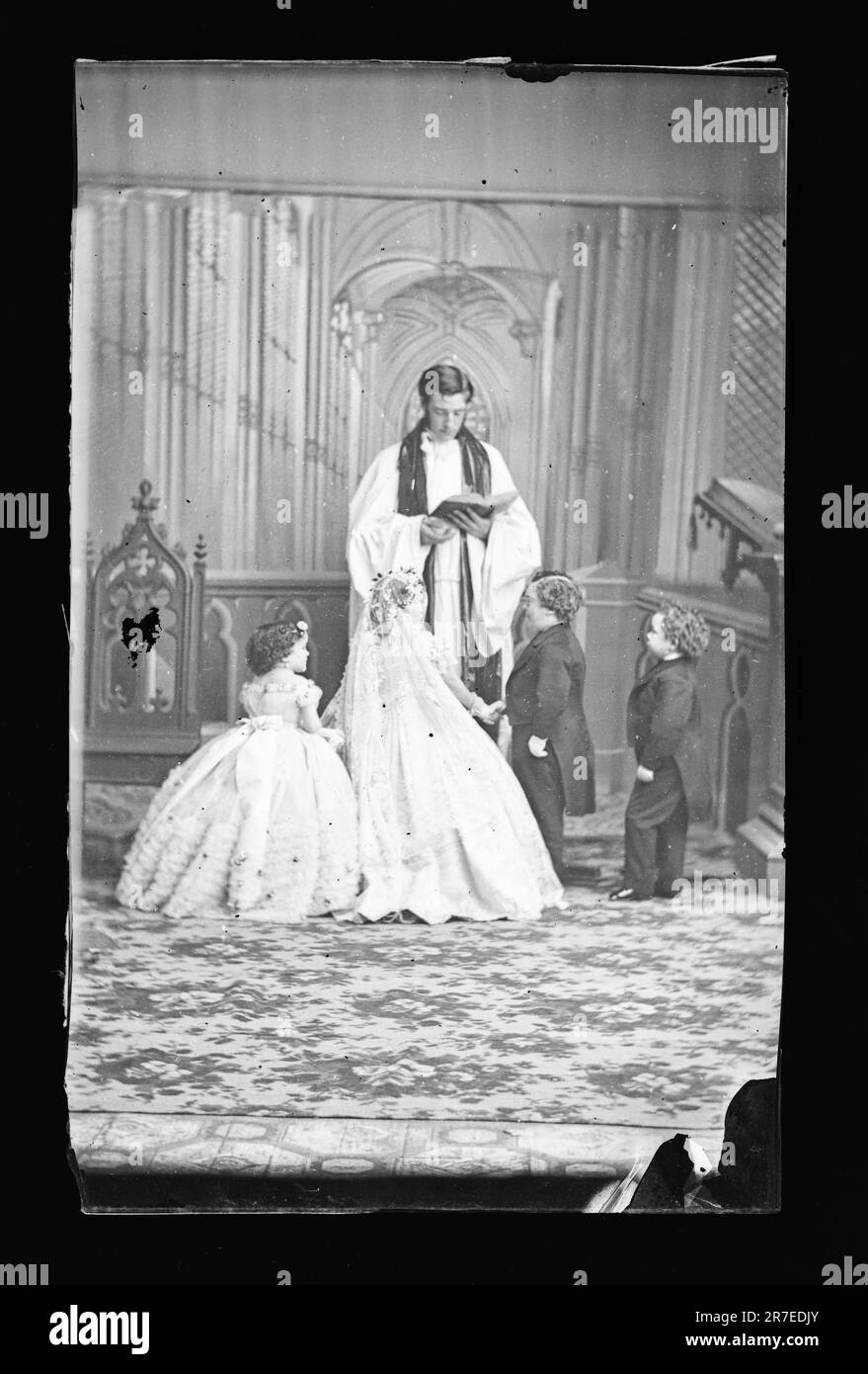 Strattons, G.W.M. Nutt, and Minnie Warren c. 1860-1870 Stock Photo - Alamy