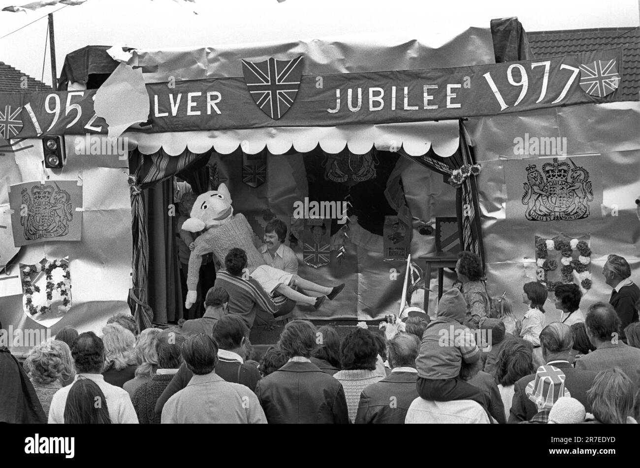 Barking essex 1970s hi-res stock photography and images - Alamy