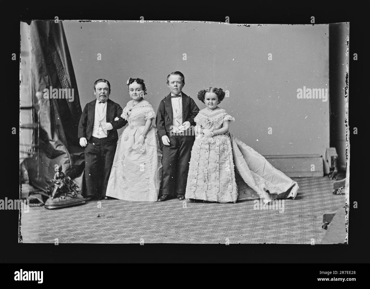 Strattons, G.W.M. Nutt, and Minnie Warren c. 1860-1870 Stock Photo - Alamy