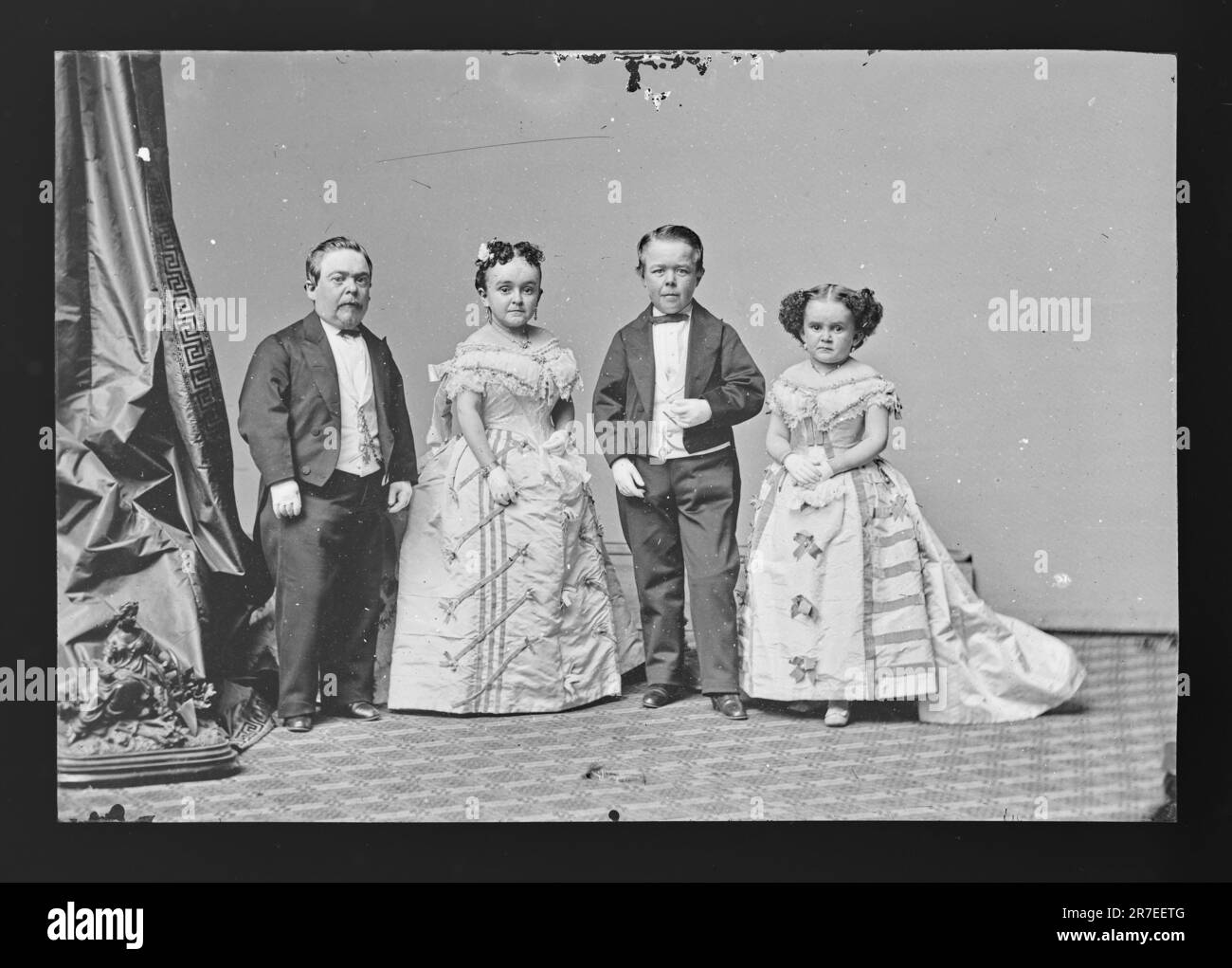 Strattons, G.W.M. Nutt, and Minnie Warren c. 1860-1870 Stock Photo - Alamy