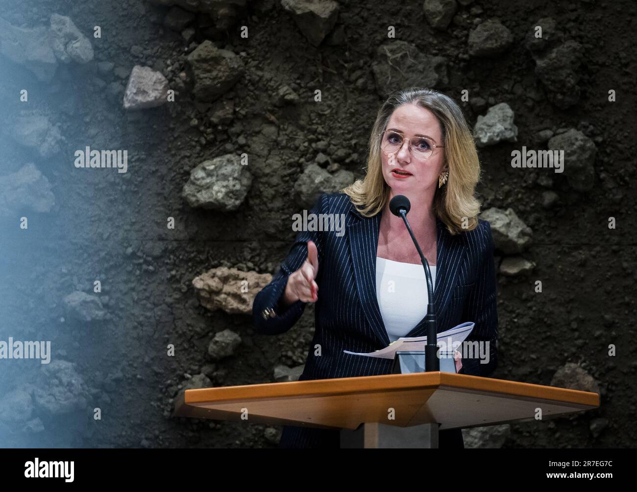 Second chamber blonde hair hi-res stock photography and images - Alamy