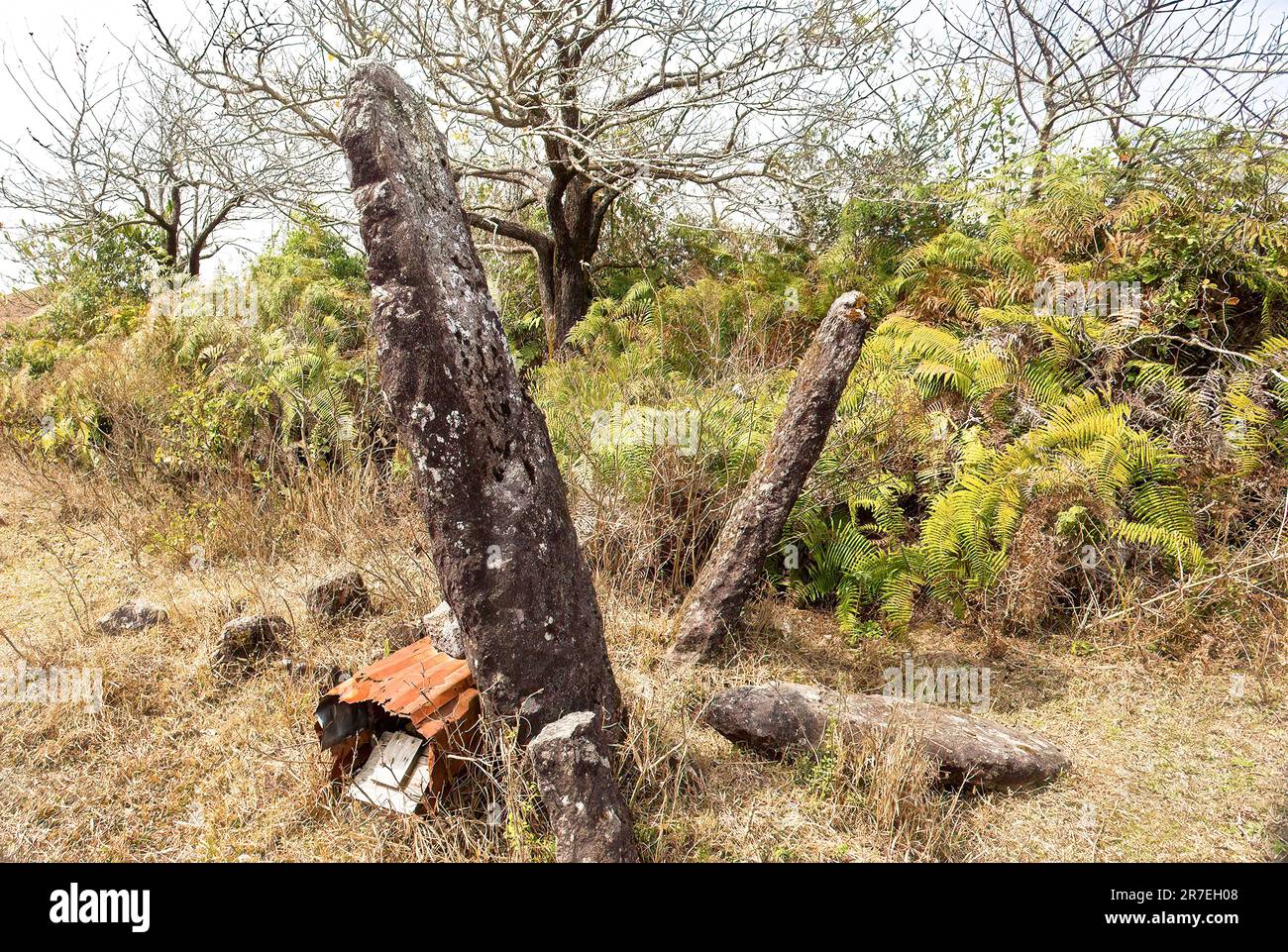 Standing monoliths hi-res stock photography and images - Alamy