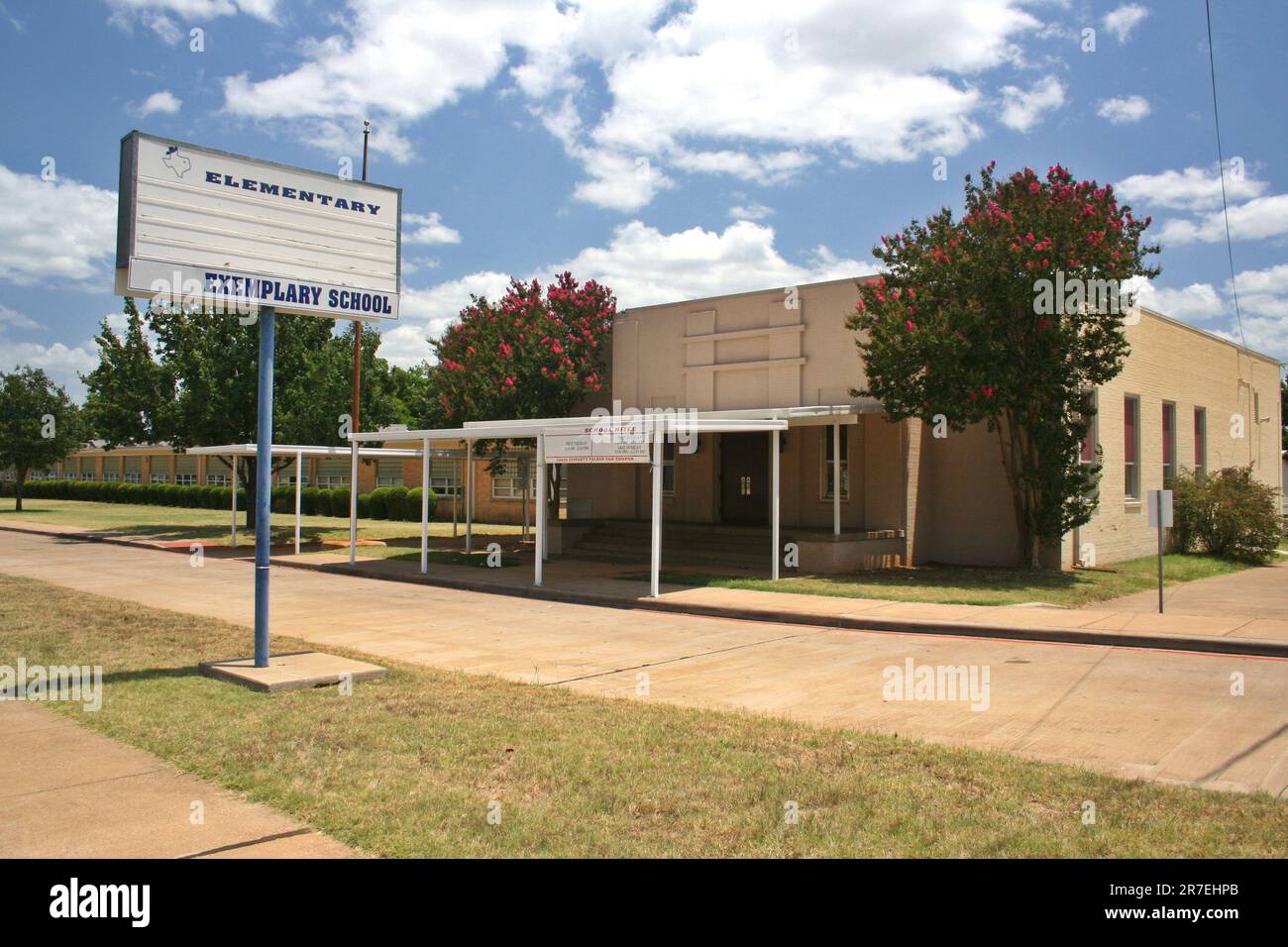 Vintage School Building Located in Rural East Tx Stock Photo - Alamy