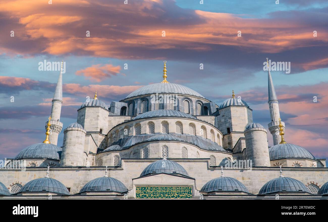 Suleymaniye Mosque in Istanbul Turkey. Famous landmarks in Turkey ...