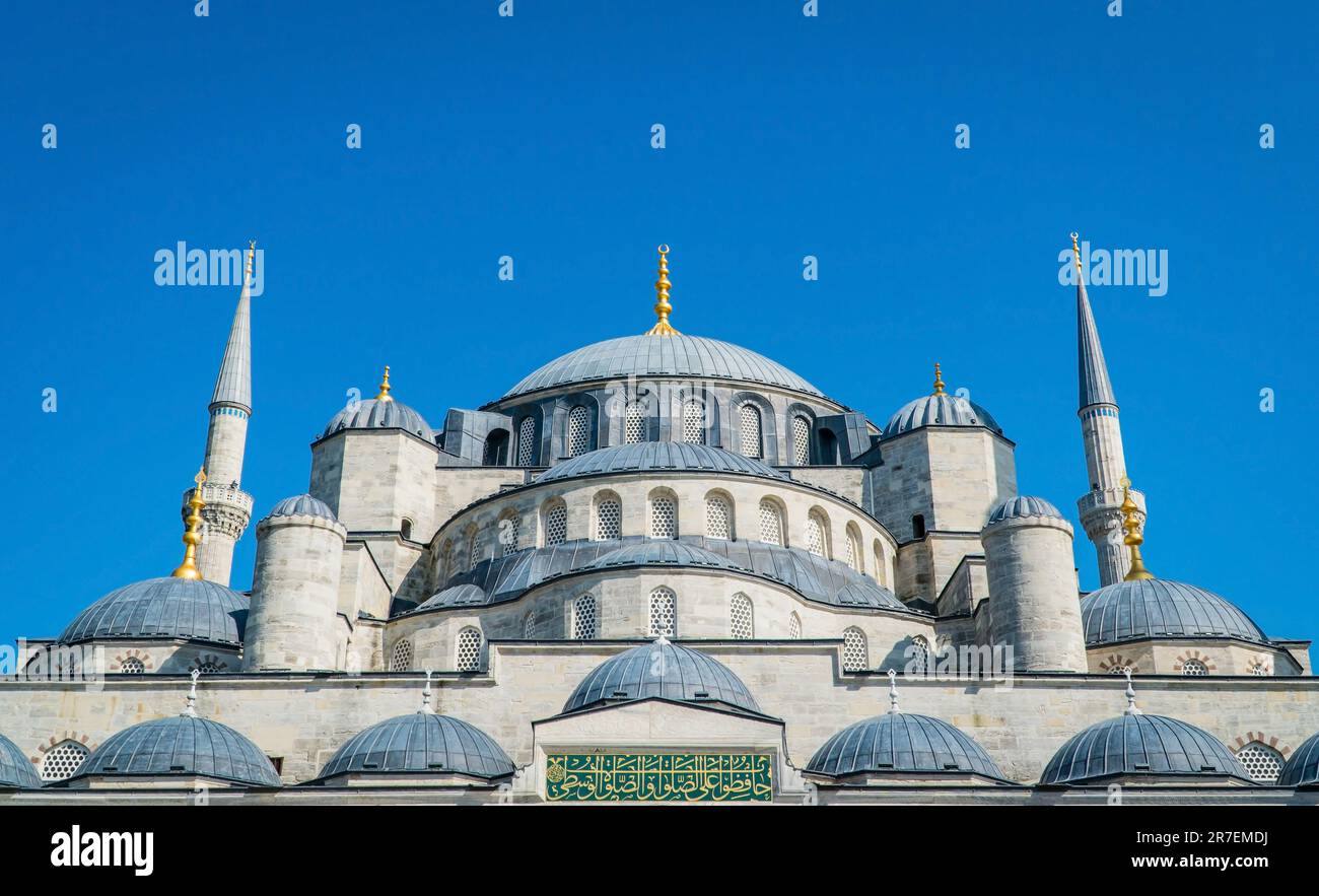 Suleymaniye Mosque in Istanbul Turkey. Famous landmarks in Turkey ...