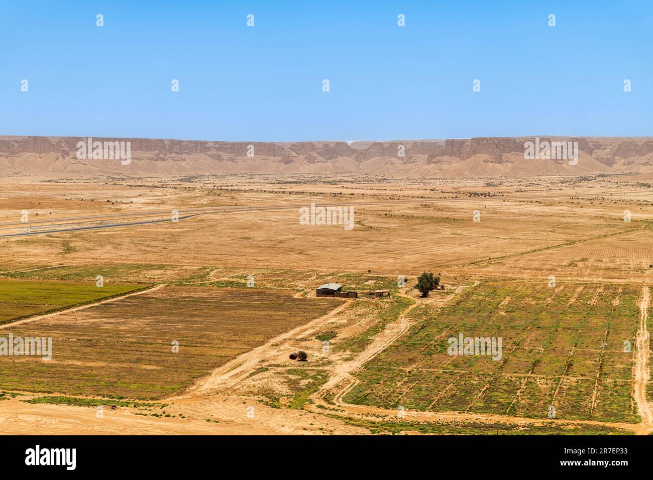 Saudi arabian farmlands hi-res stock photography and images - Alamy