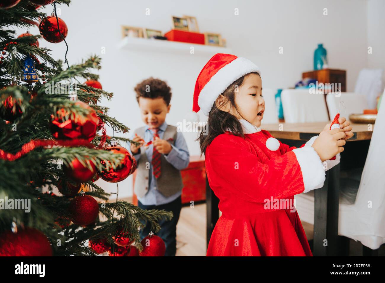 Family christmas home santa claus tree room hi-res stock photography ...