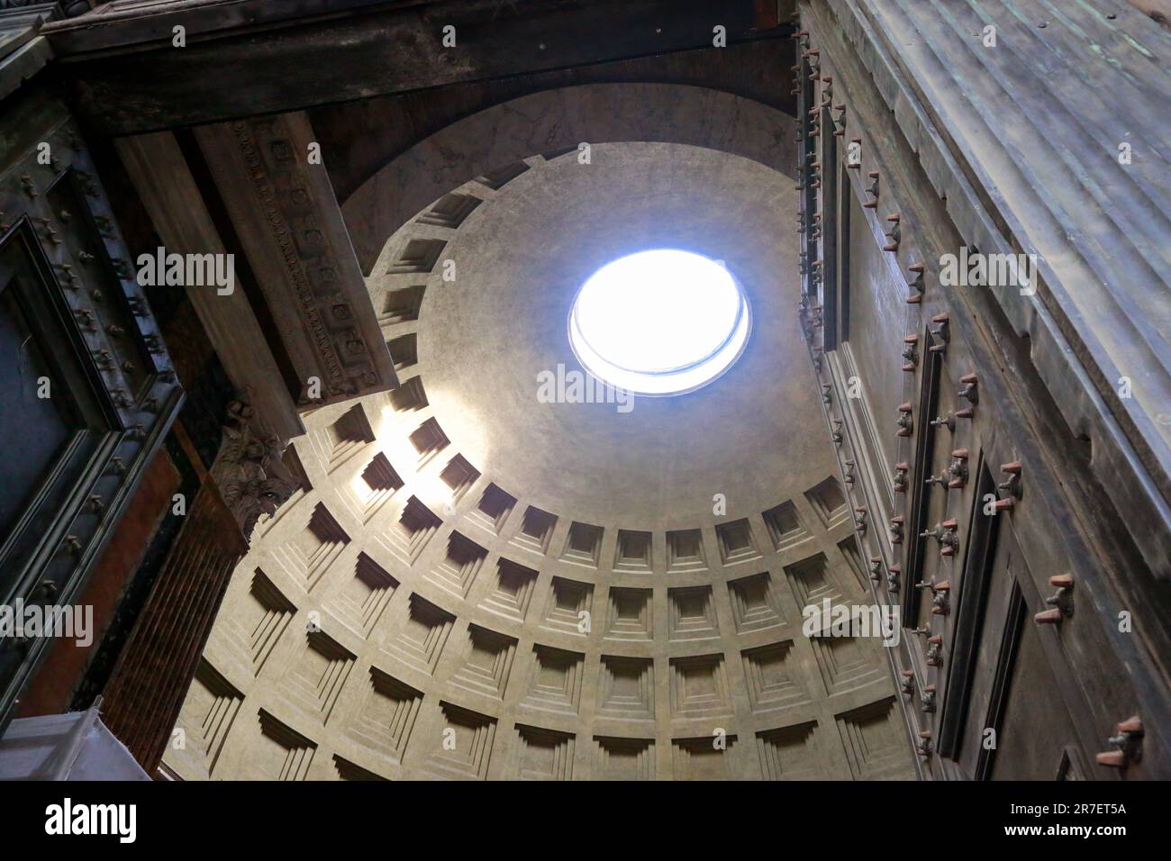 The interior of the Pantheon, in Rome, italy Stock Photo - Alamy