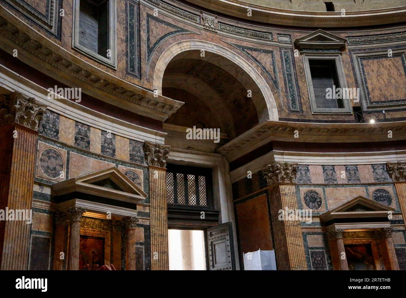 The interior of the Pantheon, in Rome, italy Stock Photo - Alamy