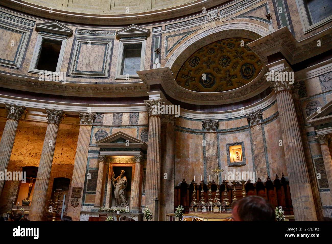 The interior of the Pantheon, in Rome, italy Stock Photo - Alamy