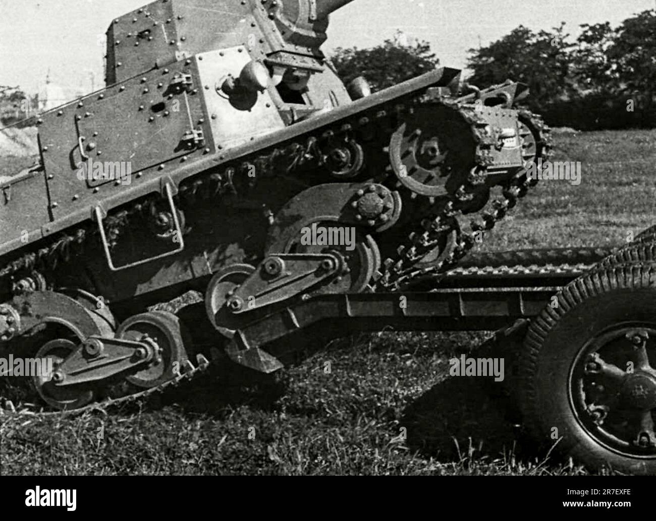 Army tanks in world war ii italy hi-res stock photography and images ...