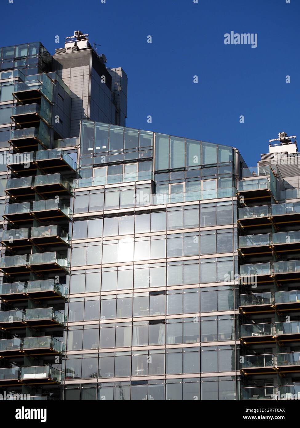 Modern architecture with new flats in London Stock Photo - Alamy
