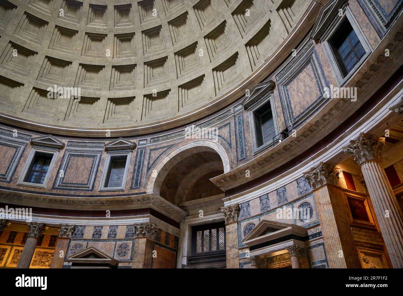 The interior of the Pantheon, in Rome, italy Stock Photo - Alamy