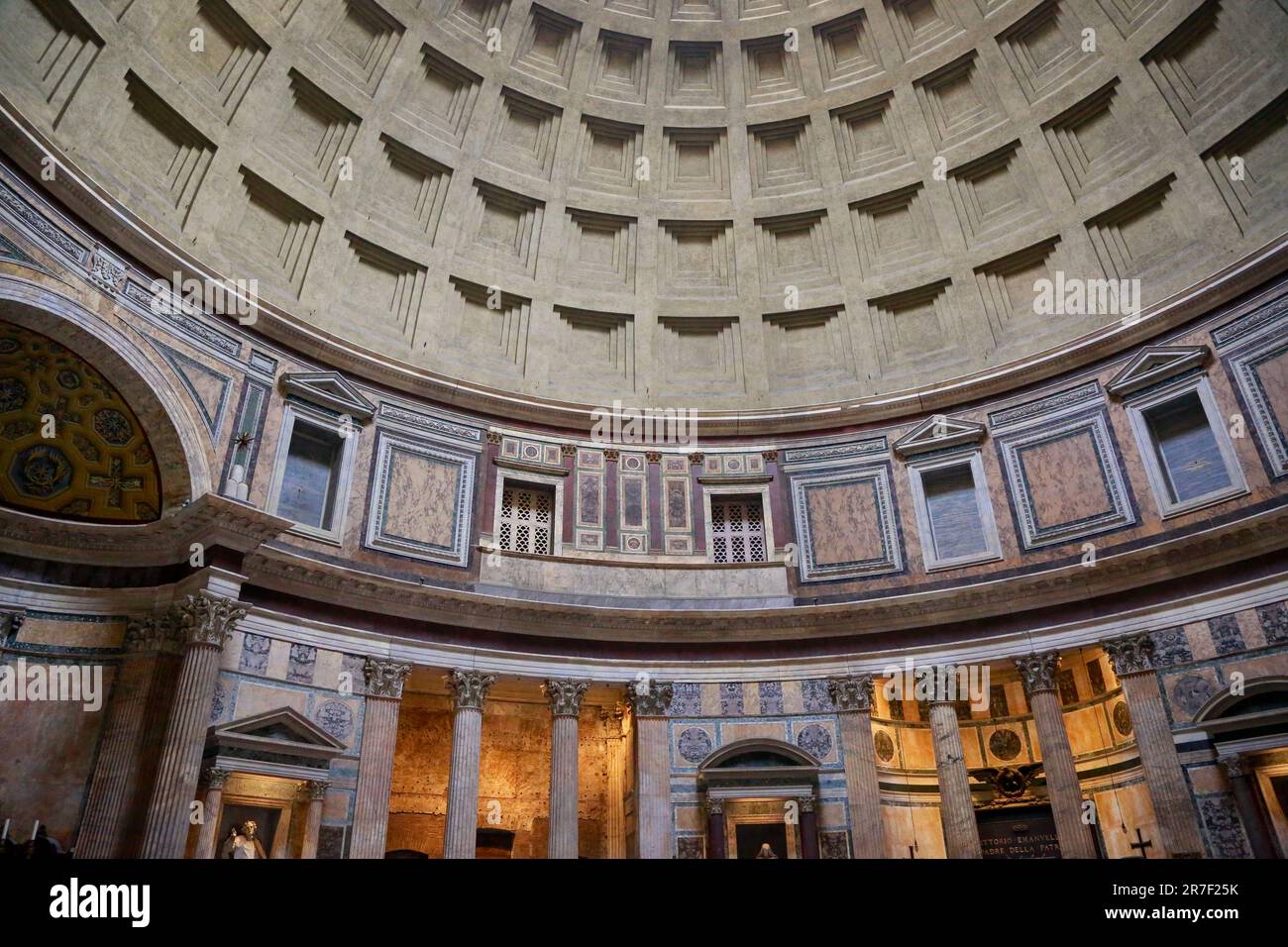The interior of the Pantheon, in Rome, italy Stock Photo - Alamy
