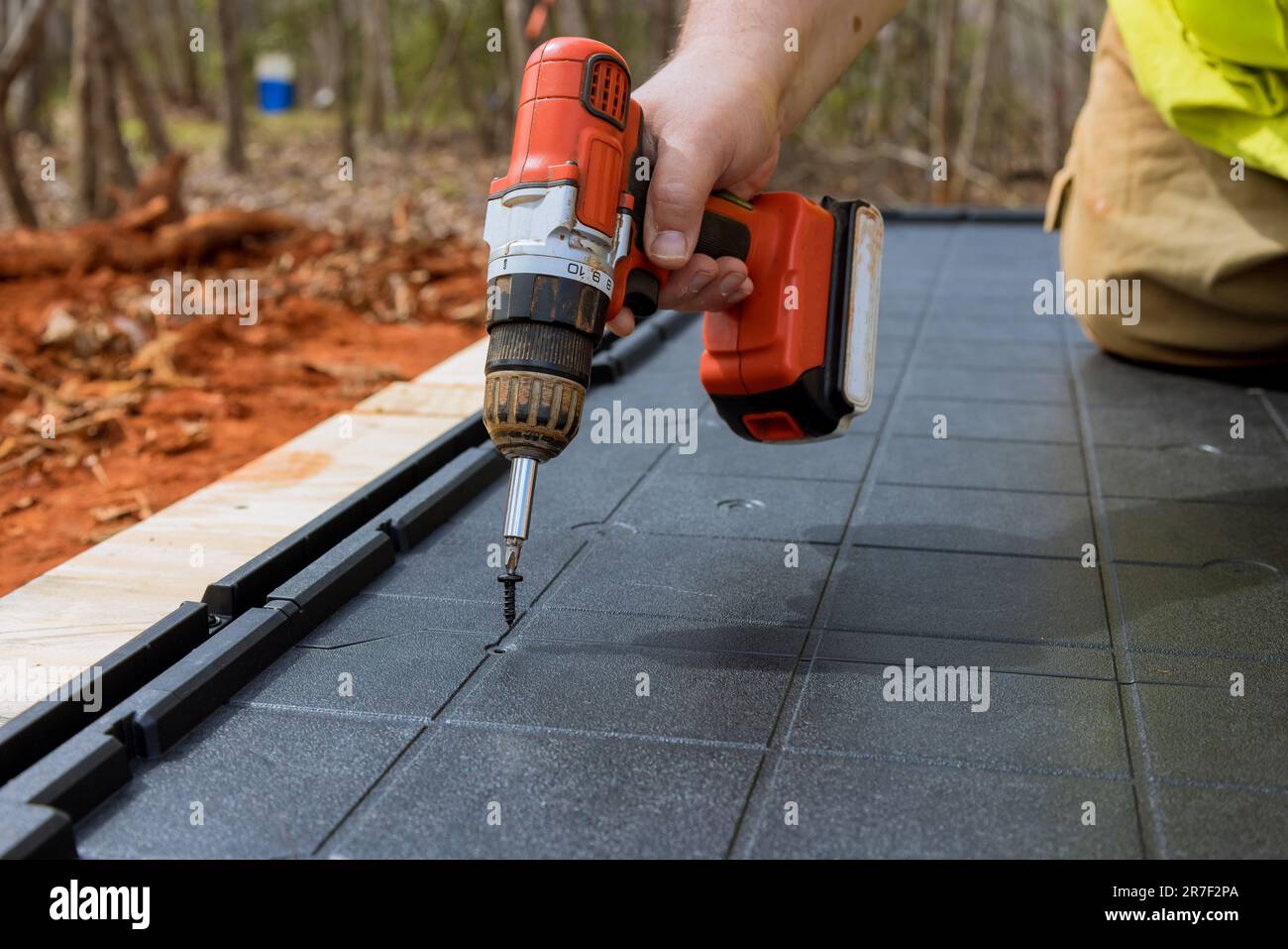 Careful attention should be given while screwing plastic base platform ...