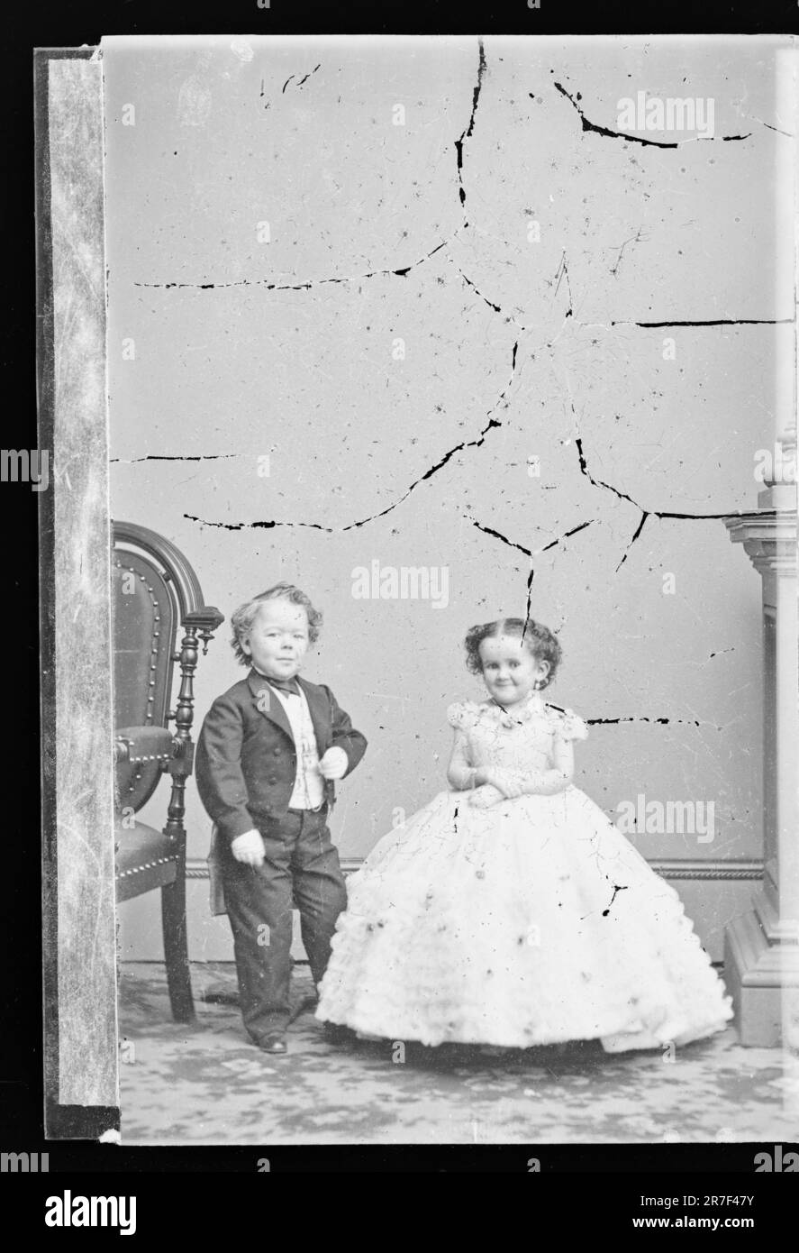 G.W.M. Nutt and Minnie Warren c. 1860-1870 Stock Photo - Alamy