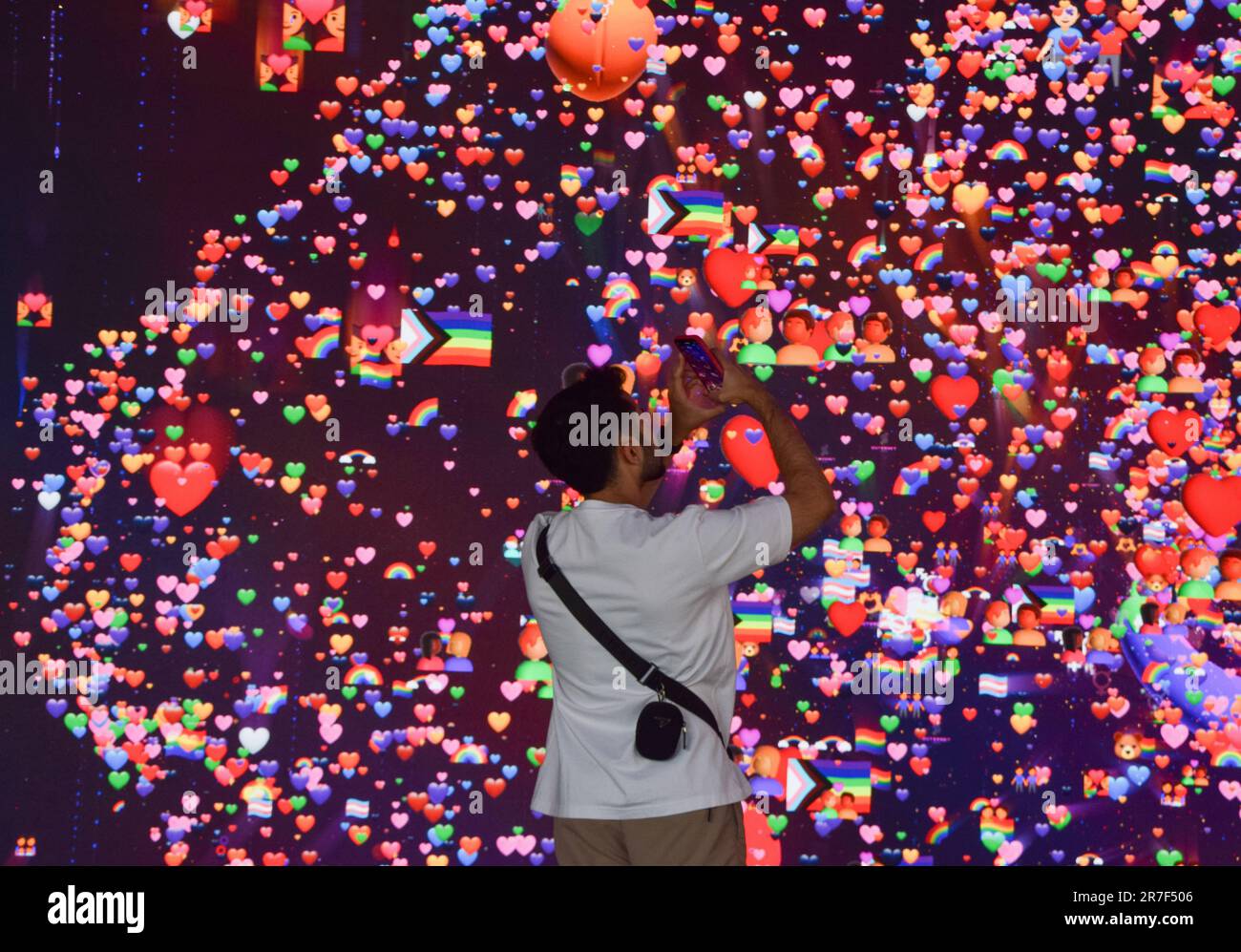 London, England, UK. 15th June, 2023. A visitor takes photos of the ...