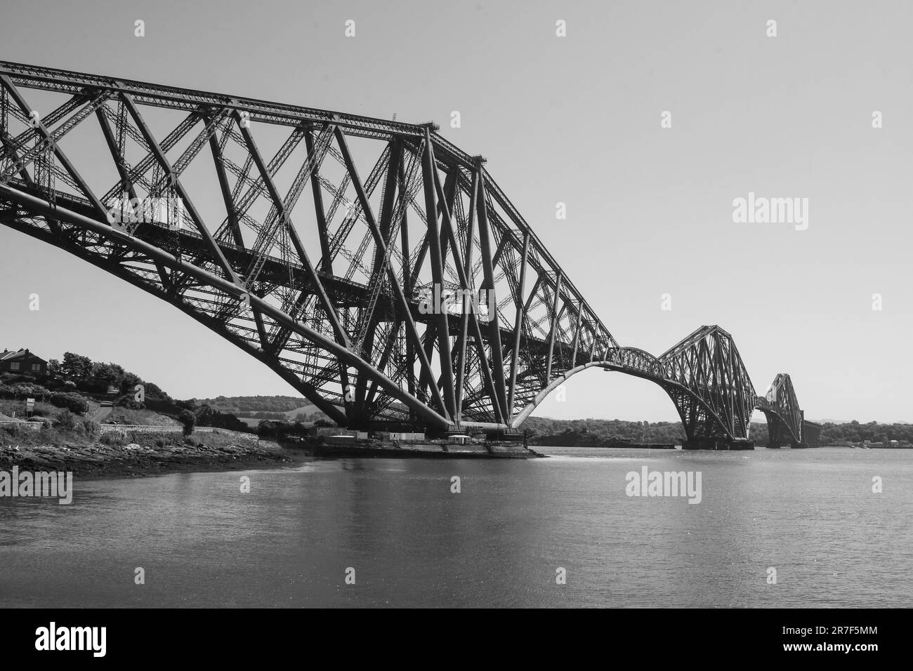 Firth forth railway bridge anchor hi-res stock photography and images ...