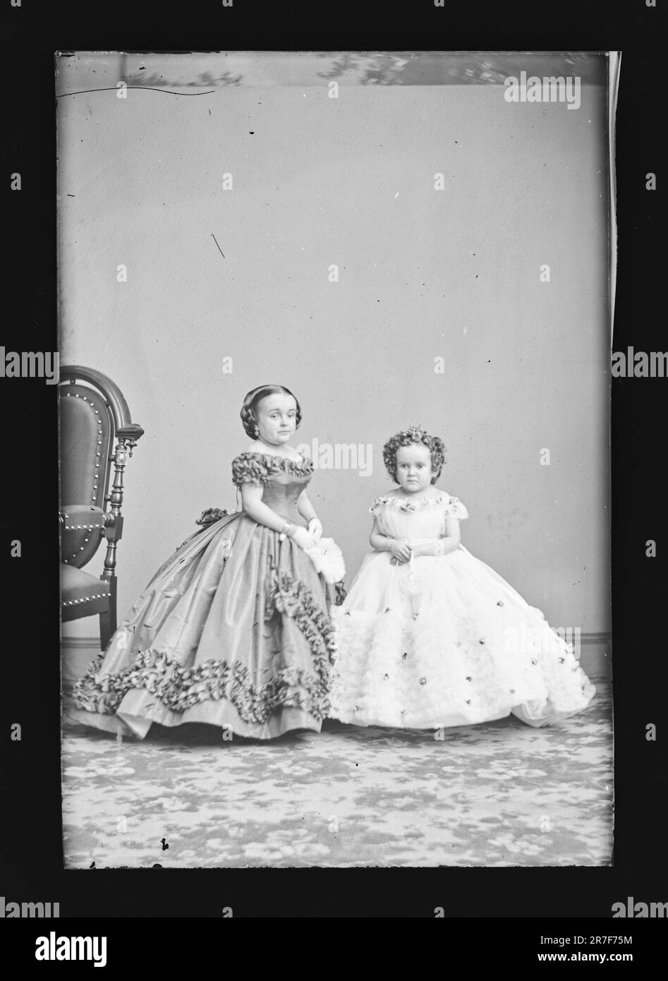 Lavinia Stratton and Minnie Warren c. 1860-1870 Stock Photo - Alamy