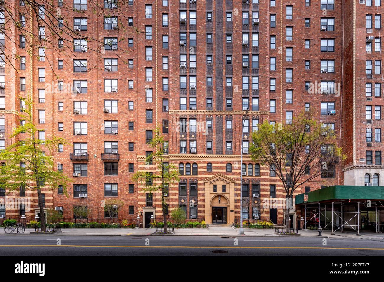 Terrace london hi-res stock photography and images - Alamy