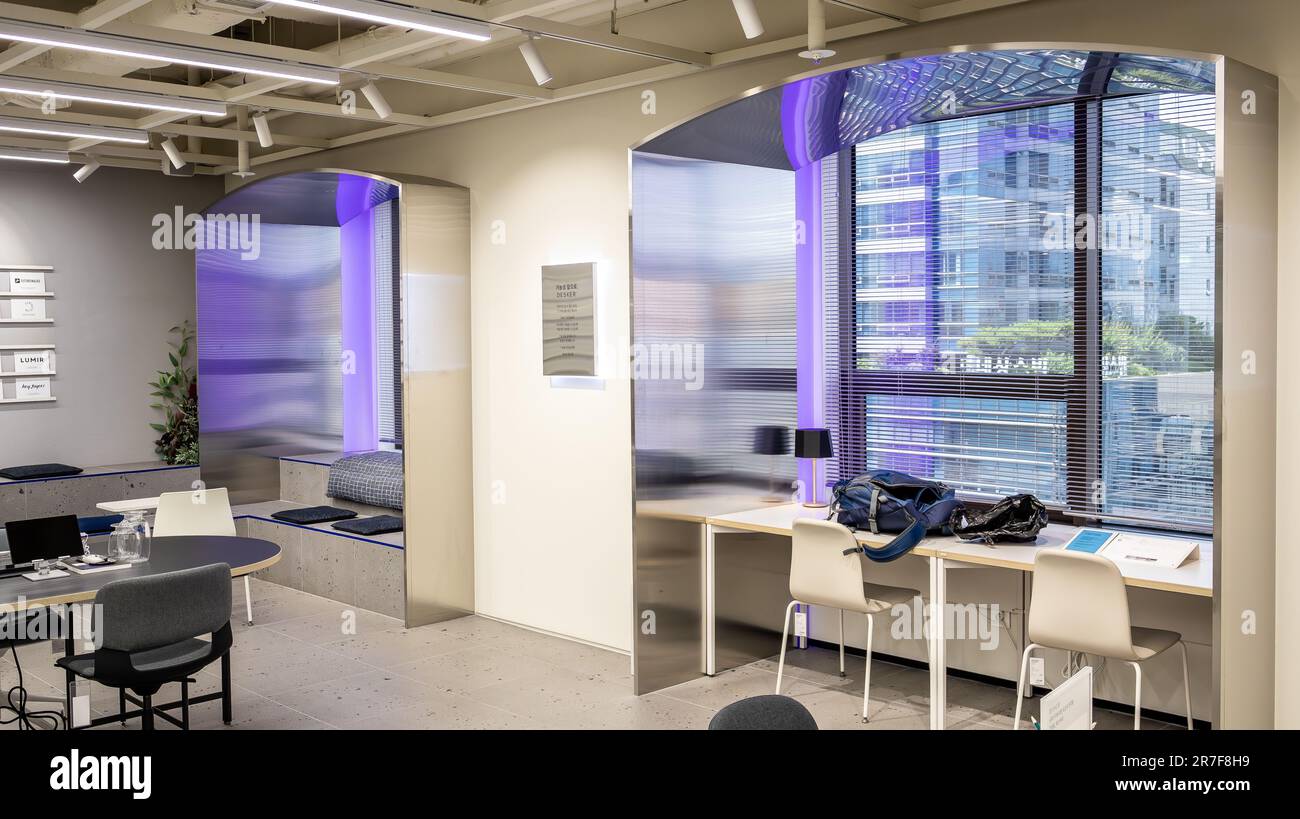 Futuristic meeting spaces hi-res stock photography and images - Alamy