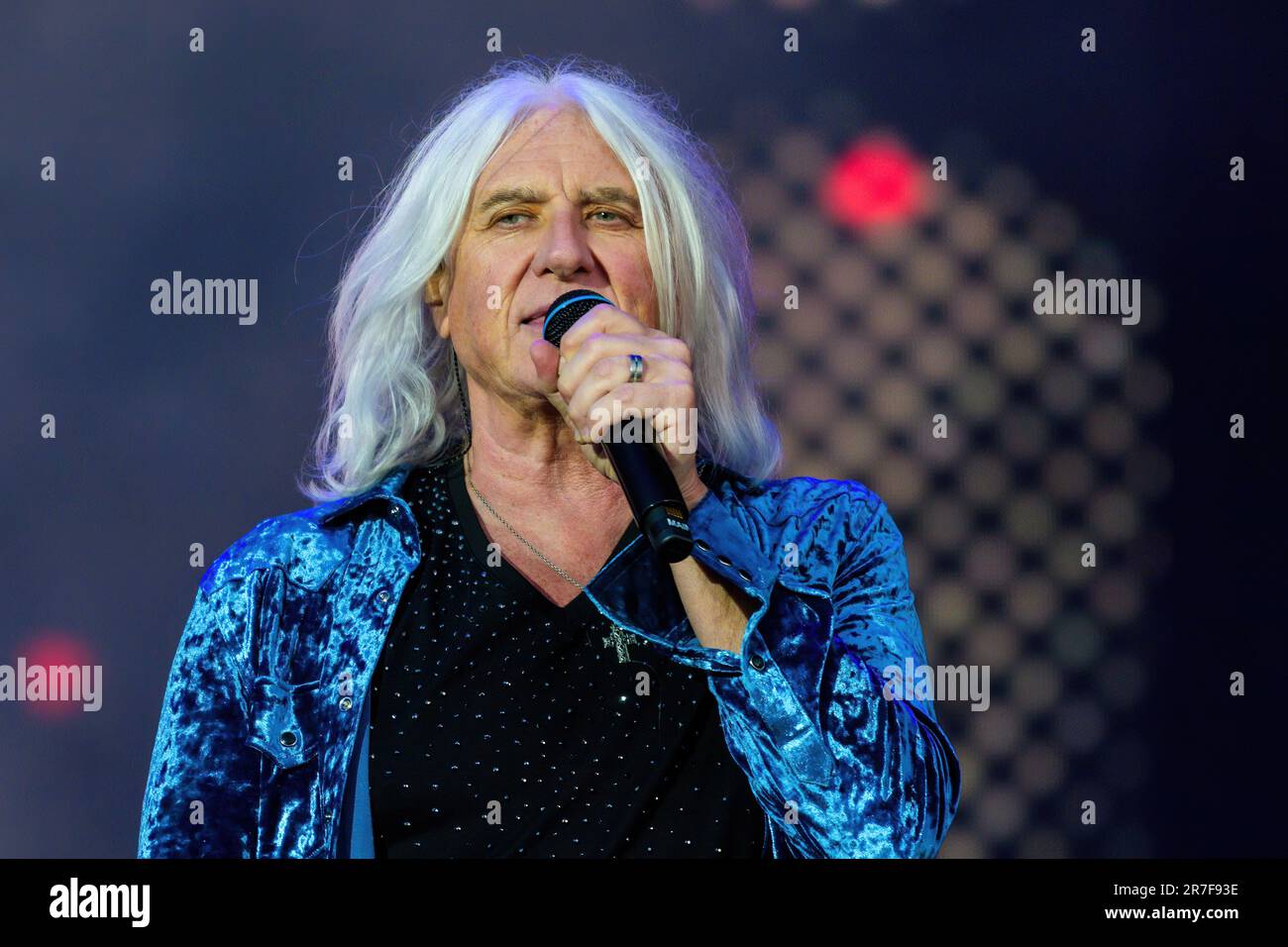 Joe elliot musician hi-res stock photography and images - Alamy