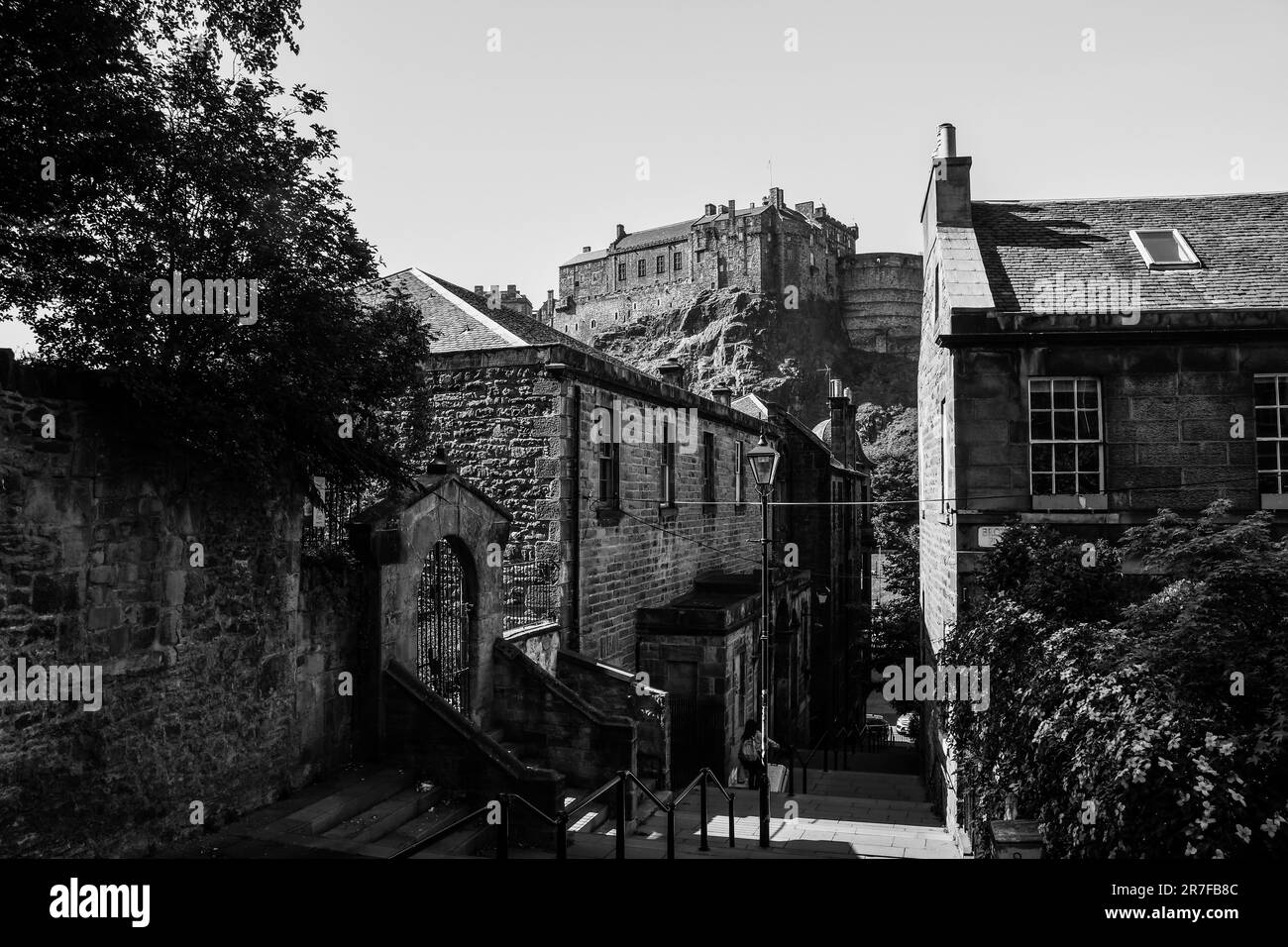 Edinburgh scott monument edinburgh castle Black and White Stock Photos ...