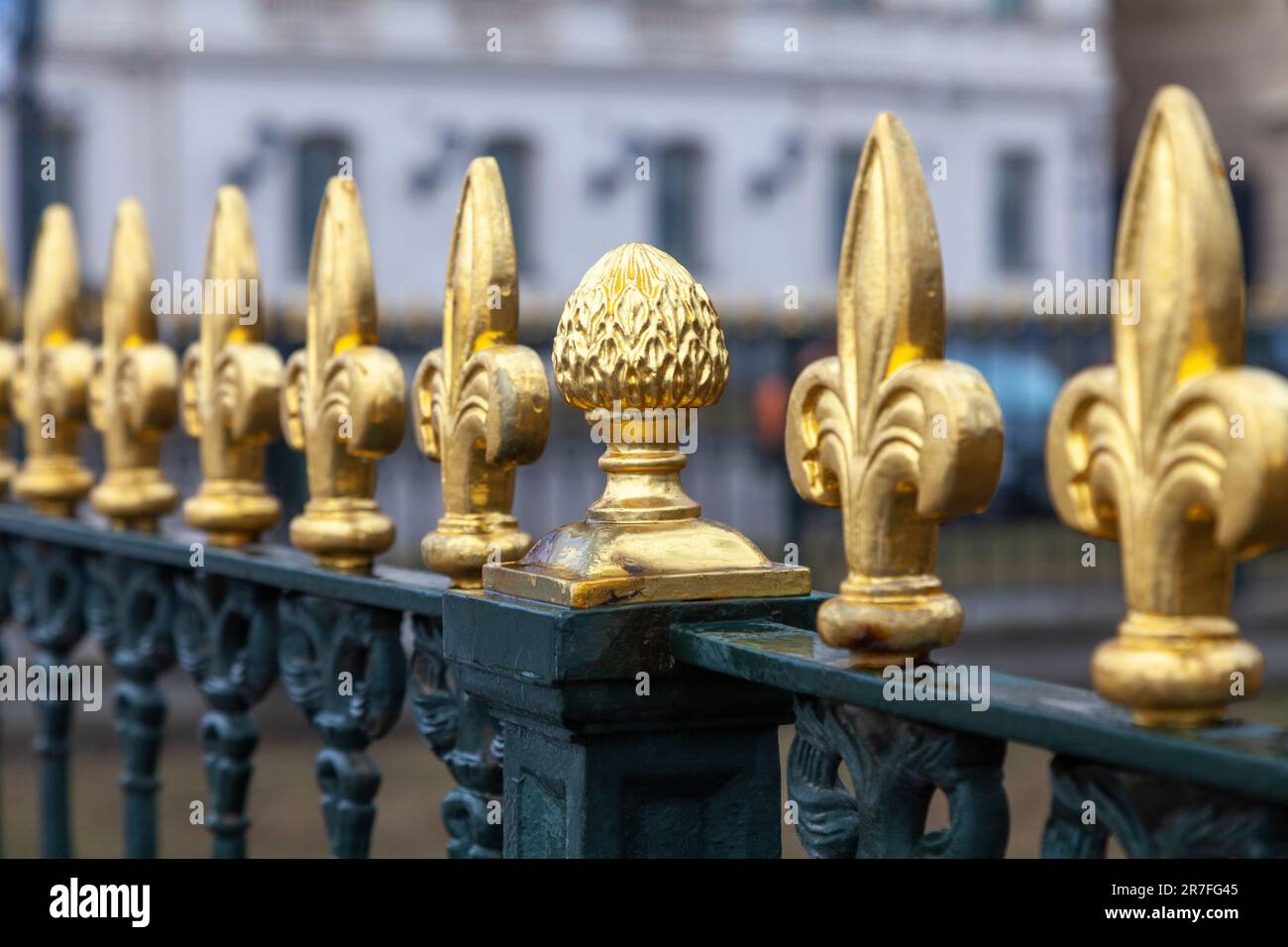 Solid iron fence gold hi-res stock photography and images - Alamy