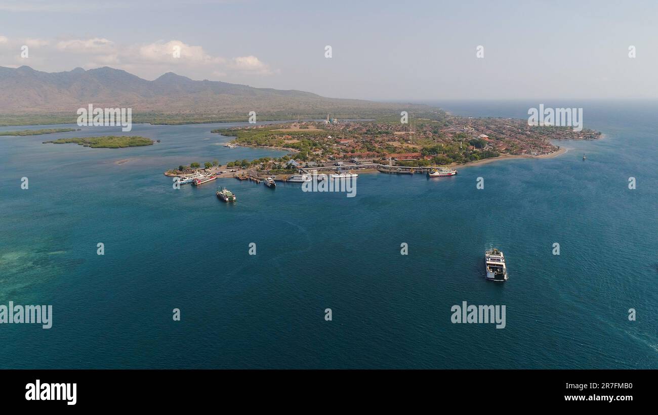 Indonesia passenger ferries hi-res stock photography and images - Alamy