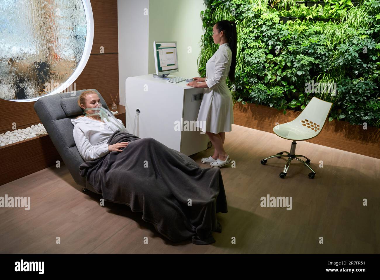 Hypoxic mask hi-res stock photography and images - Alamy