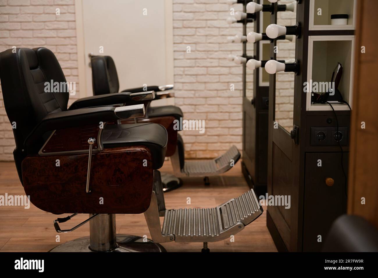 Barbershop interior man haircut mirrors hi-res stock photography and ...
