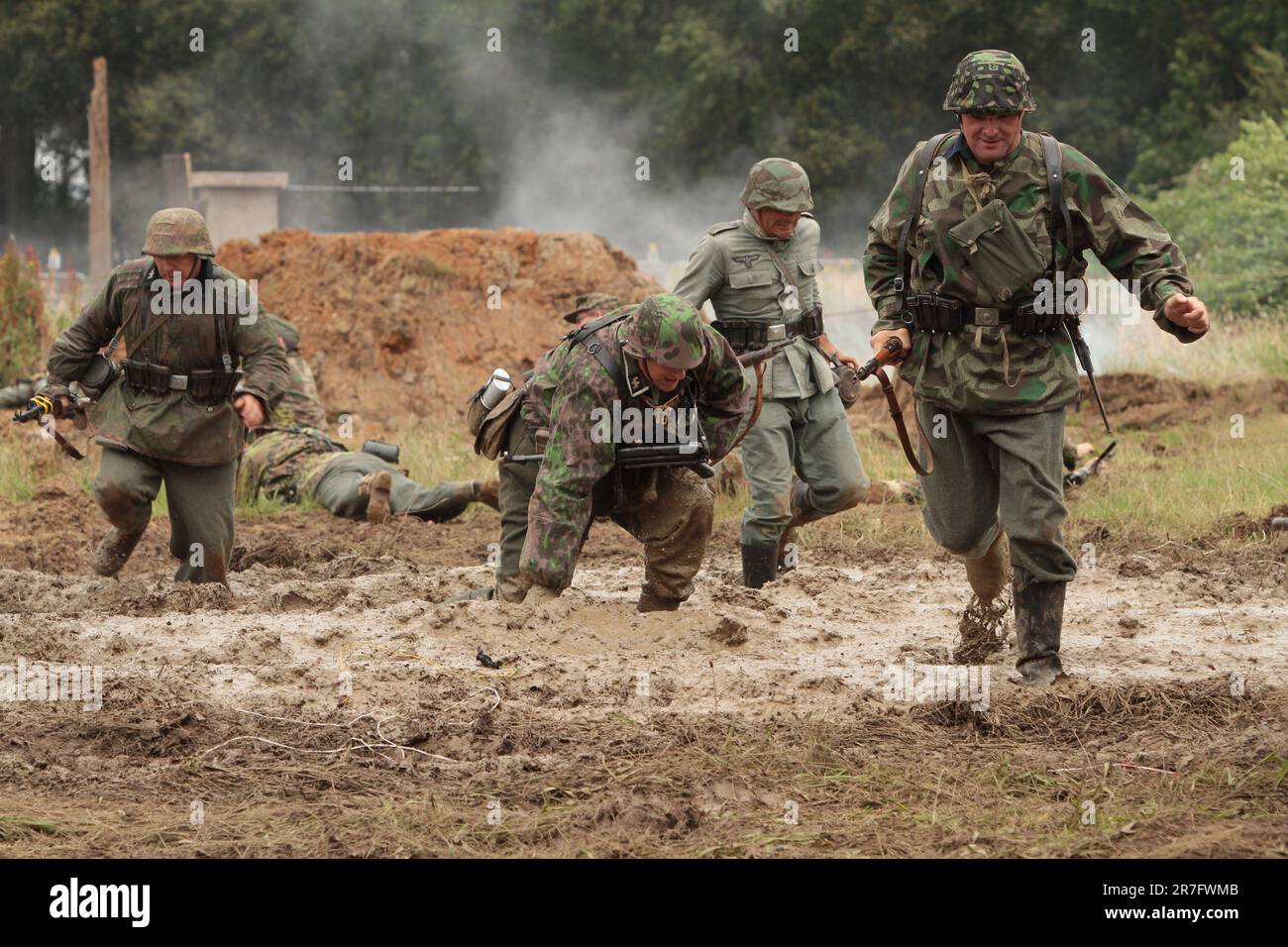 German field guns world war ii hi-res stock photography and images - Alamy