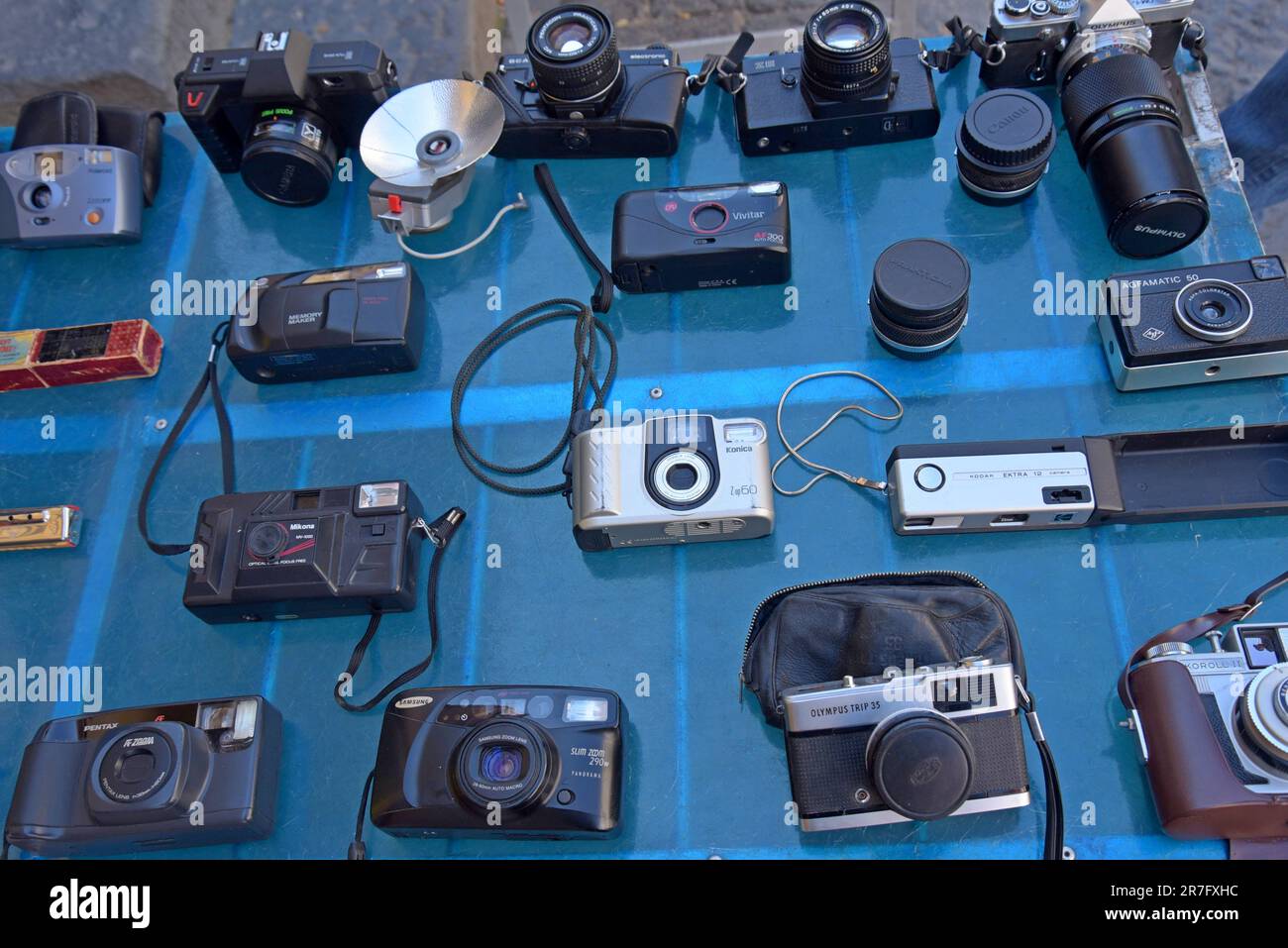 Vintage military cameras hi-res stock photography and images - Alamy