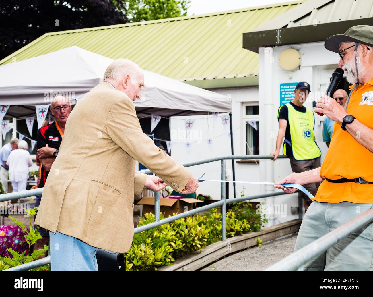 Lord Clinton opening the East Budleigh Village Scarecrow Festival in ...