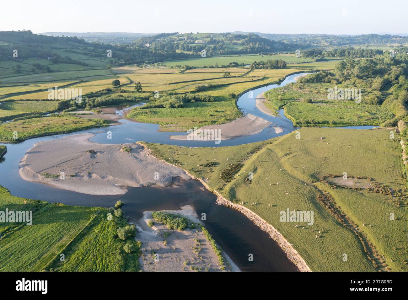River meander uk hi-res stock photography and images - Alamy