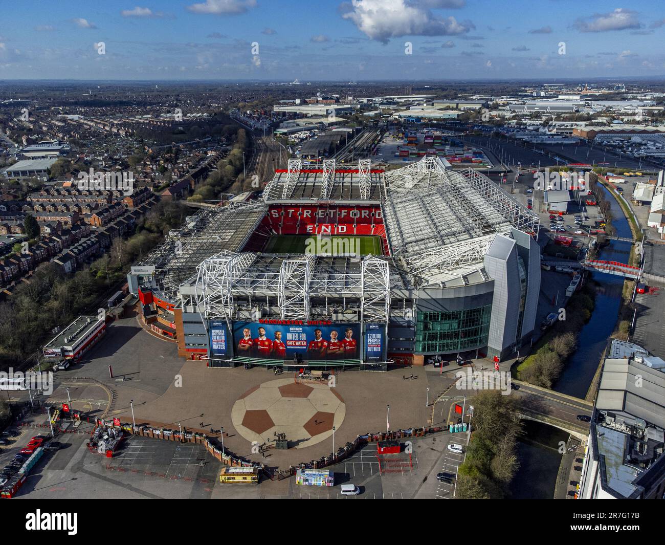 Soccer stadium old trafford aerial hi-res stock photography and images ...