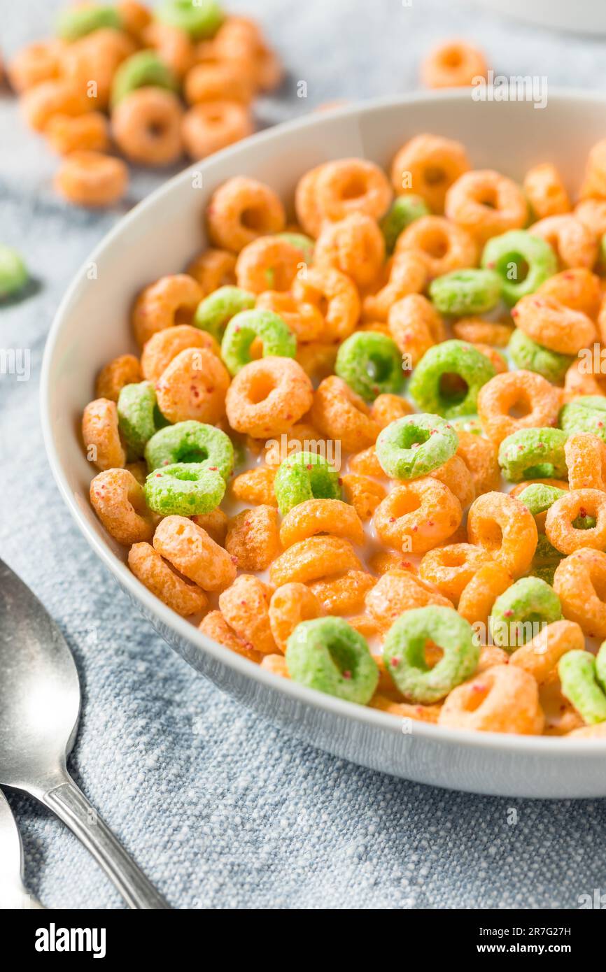 Healthy Apple Cinnamon Breakfast Cereal with Whole Milk Stock Photo - Alamy